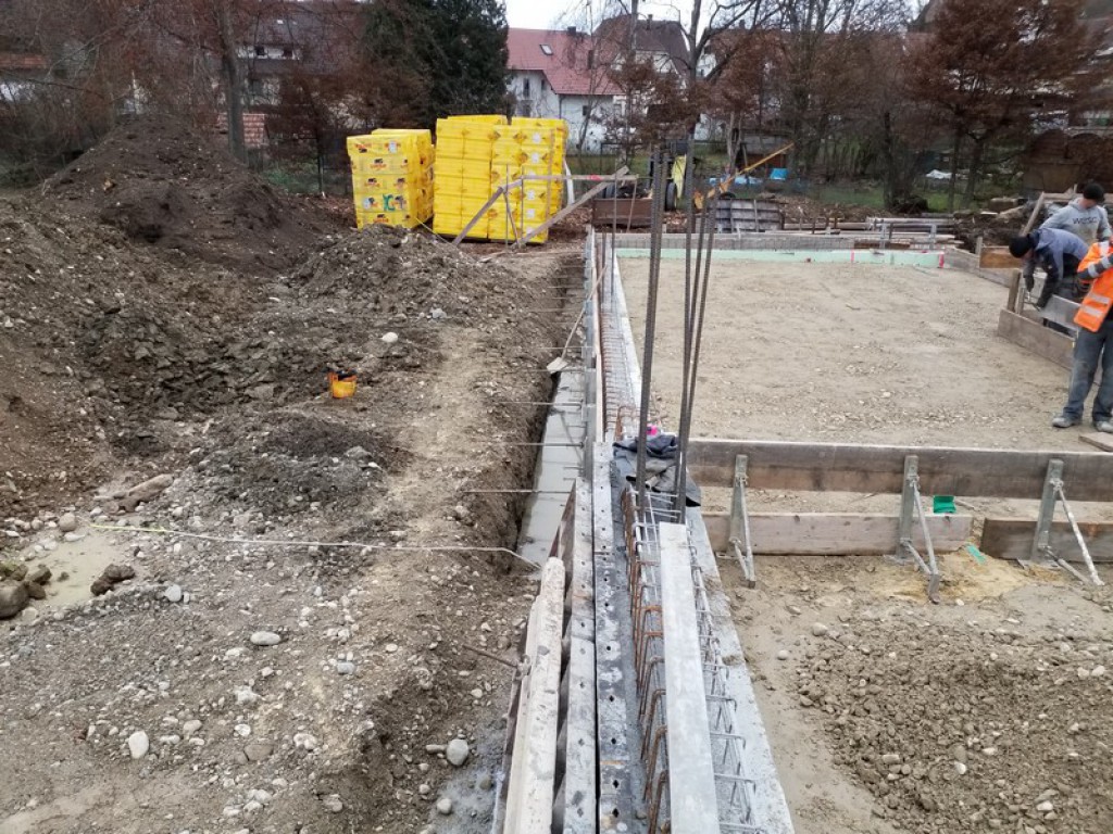 Anhebung eines Einfamilienhauses in der Bauphase Tengen