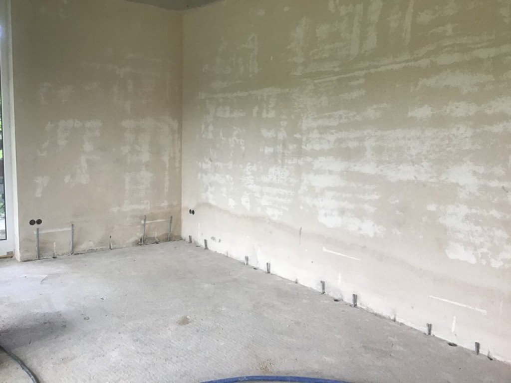 Anhebung eines Einfamilienhauses in der Bauphase Tengen